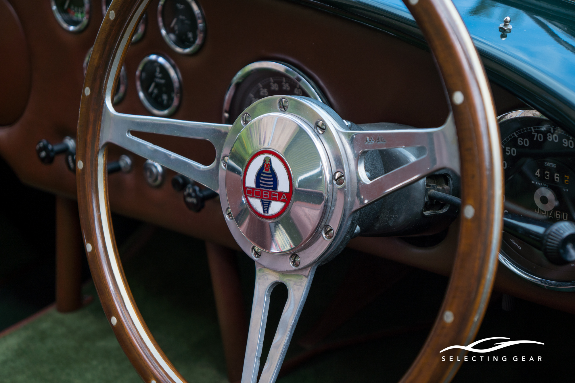 AC Cobra by Unique Autocraft - Selecting Gear