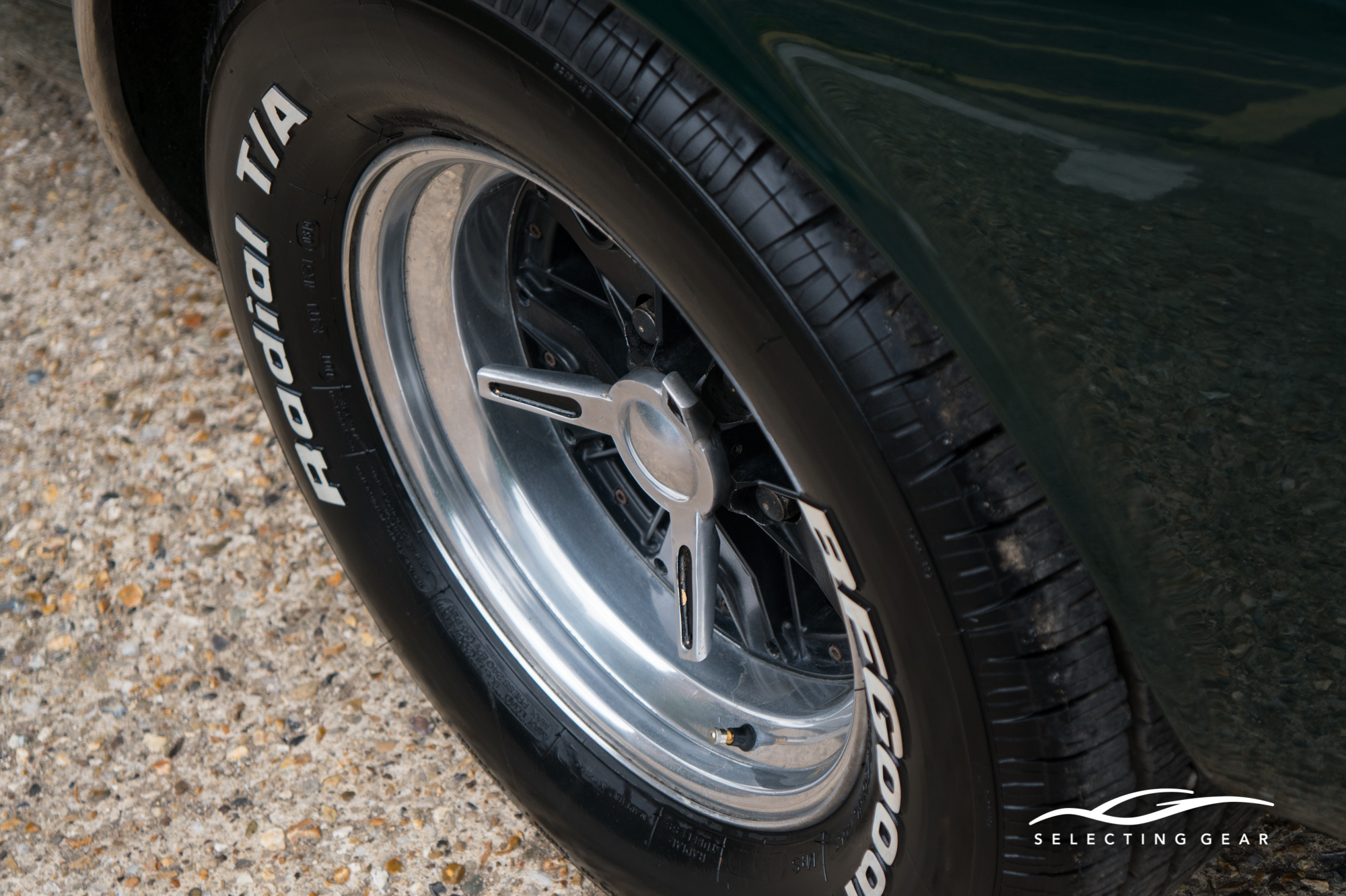 AC Cobra by Unique Autocraft - Selecting Gear