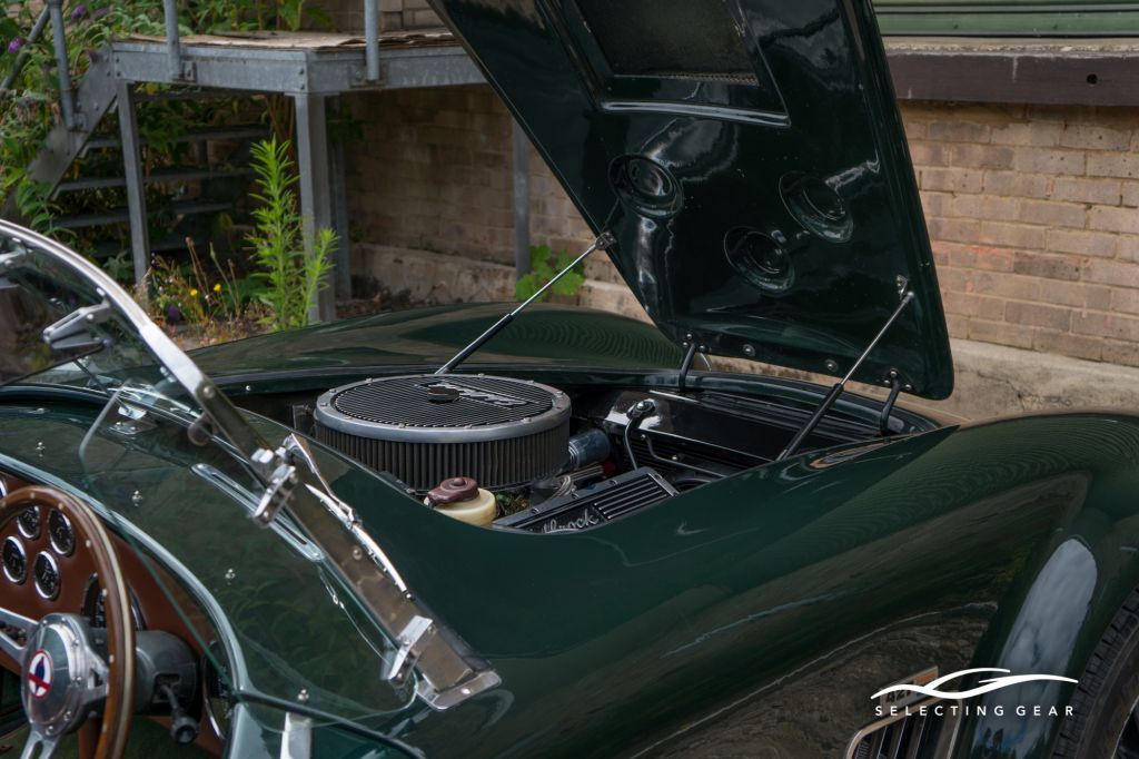 AC Cobra by Unique Autocraft - Selecting Gear