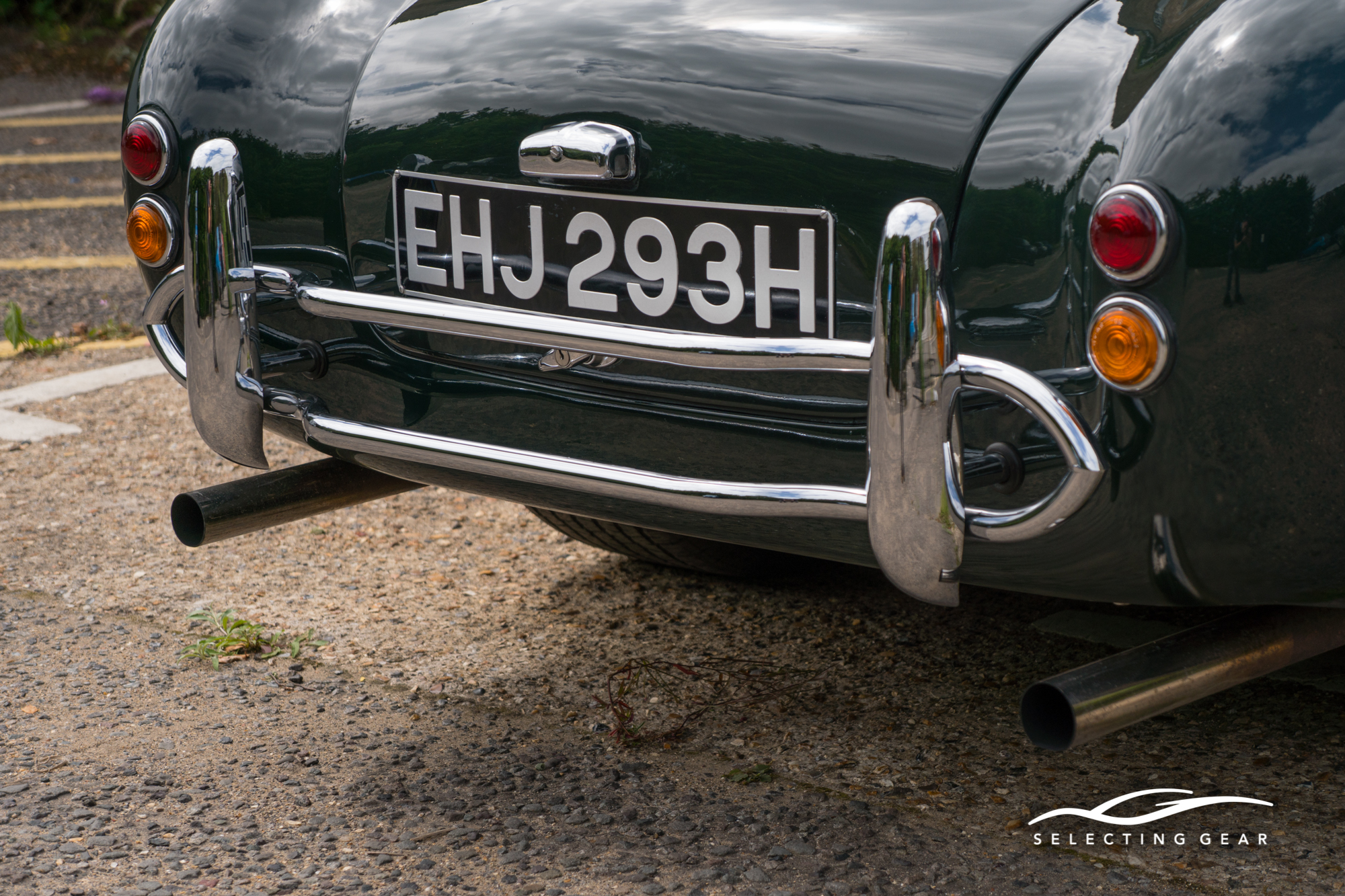 AC Cobra by Unique Autocraft - Selecting Gear