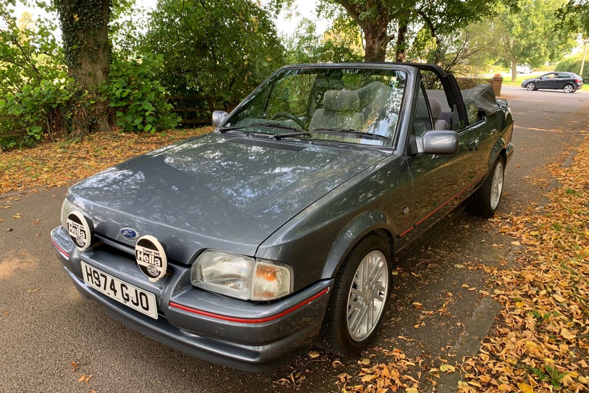 Ford Escort XR3i Convertible - Selecting Gear