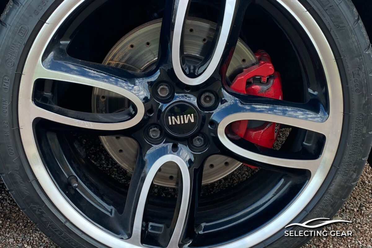 Mini John Cooper Works GP1 - Selecting Gear