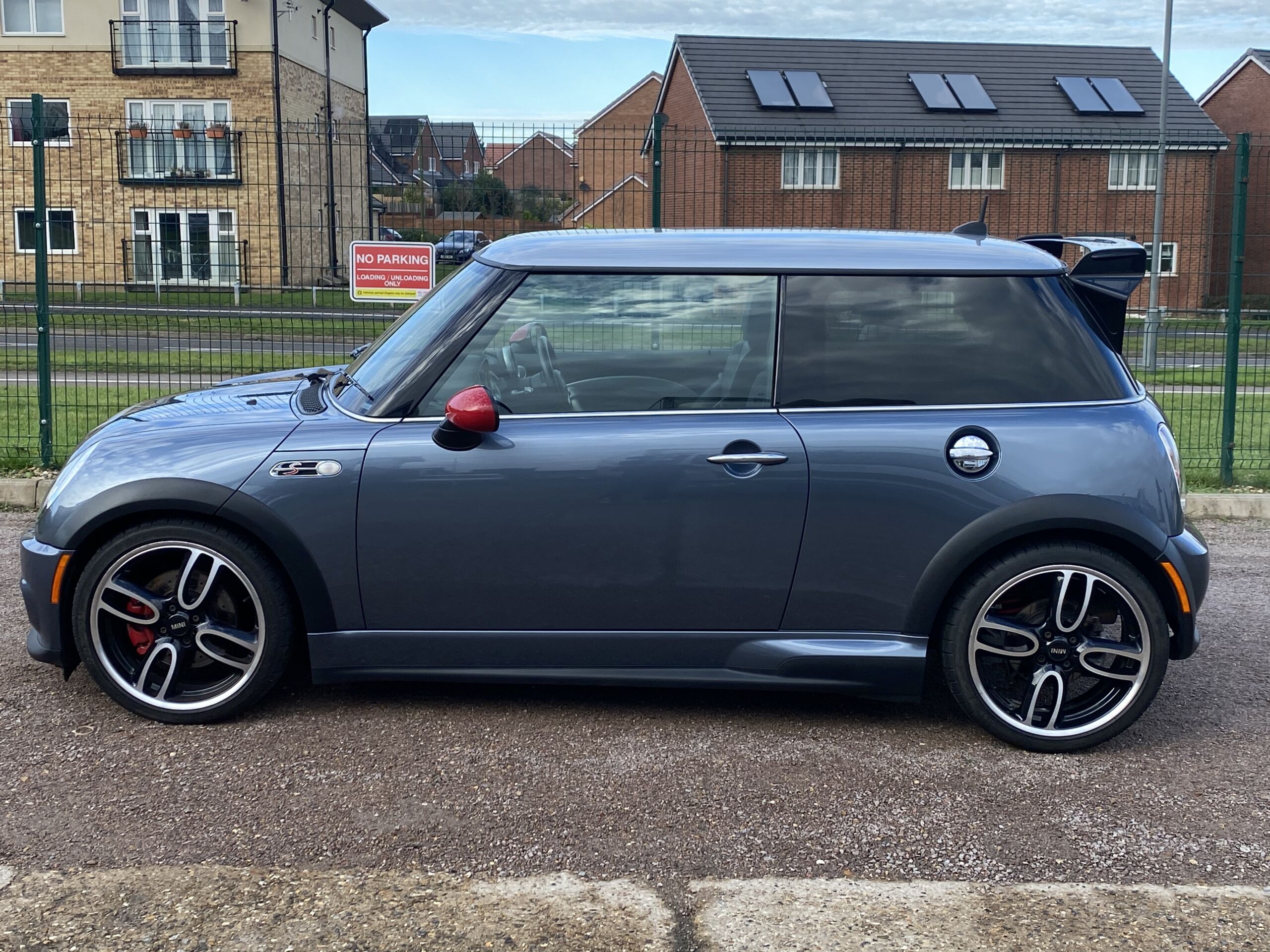 Mini John Cooper Works GP1 - Selecting Gear