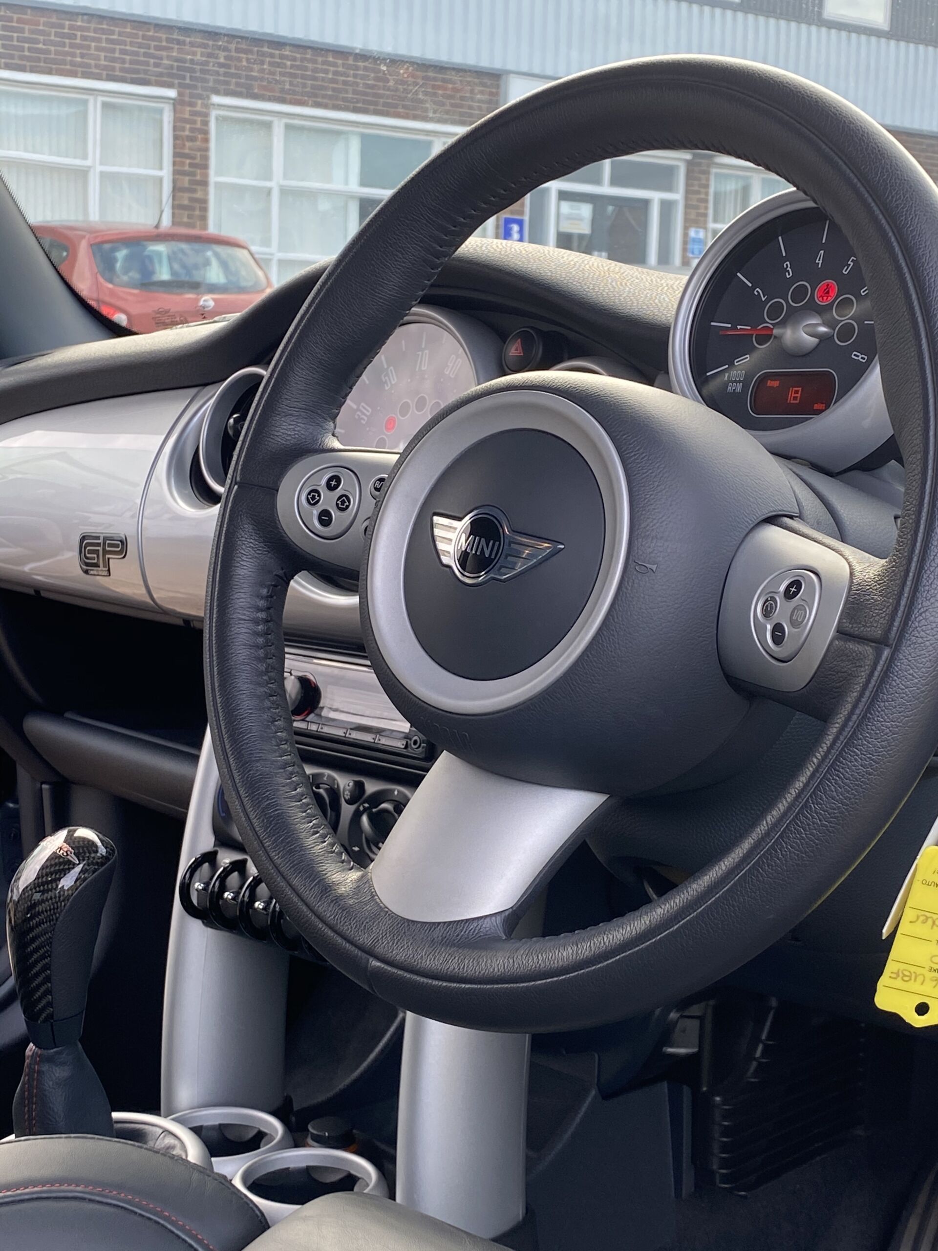 Mini John Cooper Works GP1 - Selecting Gear